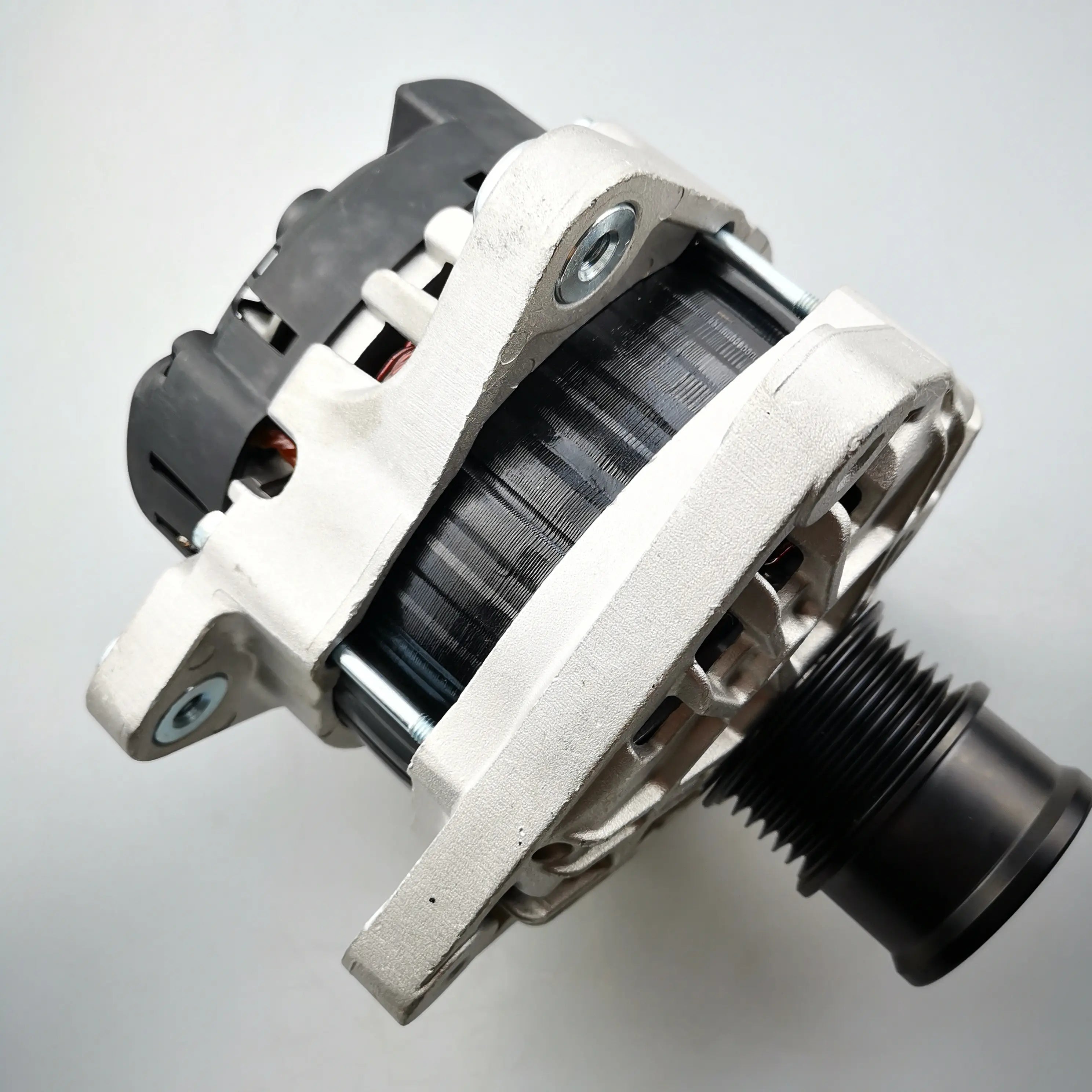 MAXUS G10 C00043876 Alternator Assembly 14V 150A