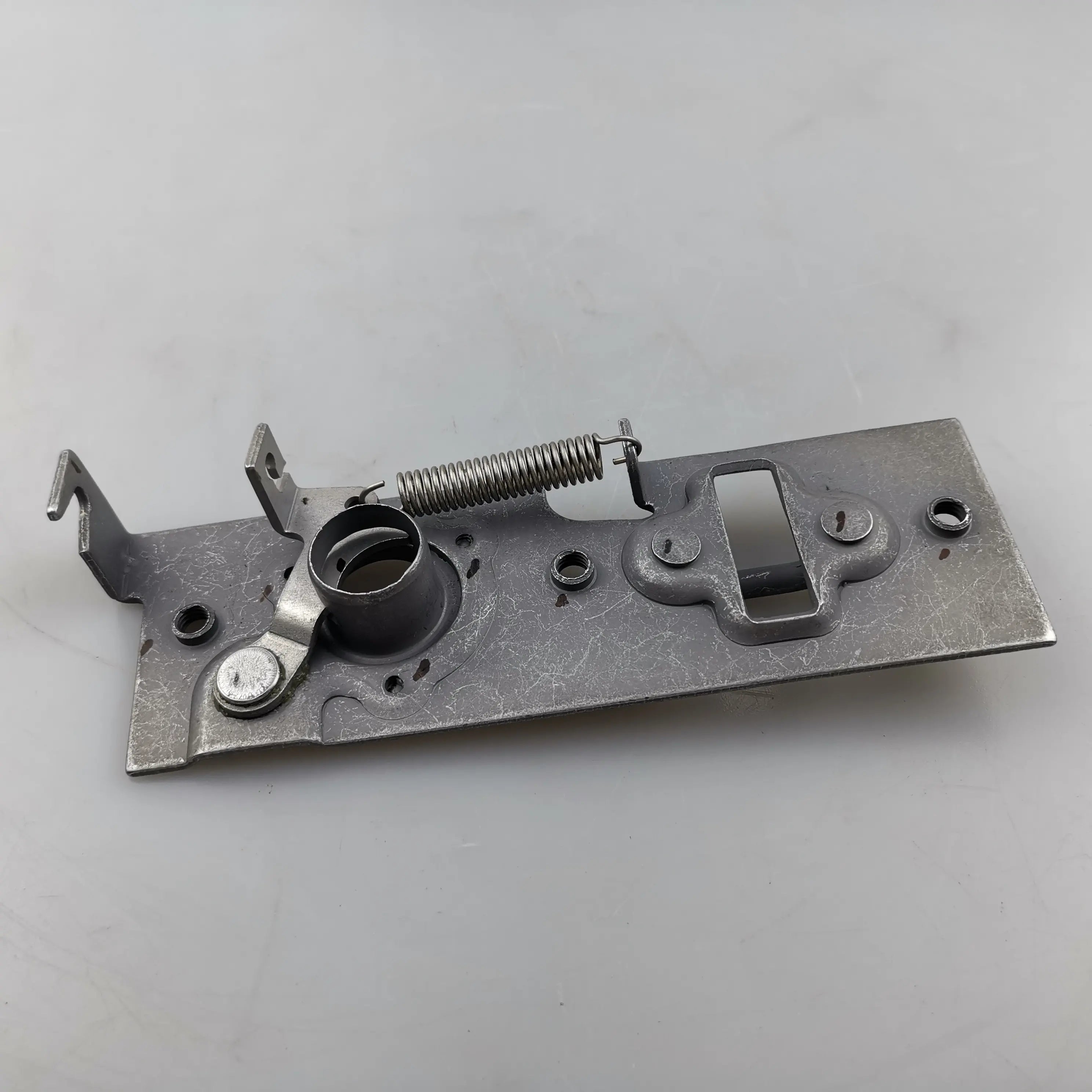 MAXUS V80 C00178066 Engine Cover Lock Body