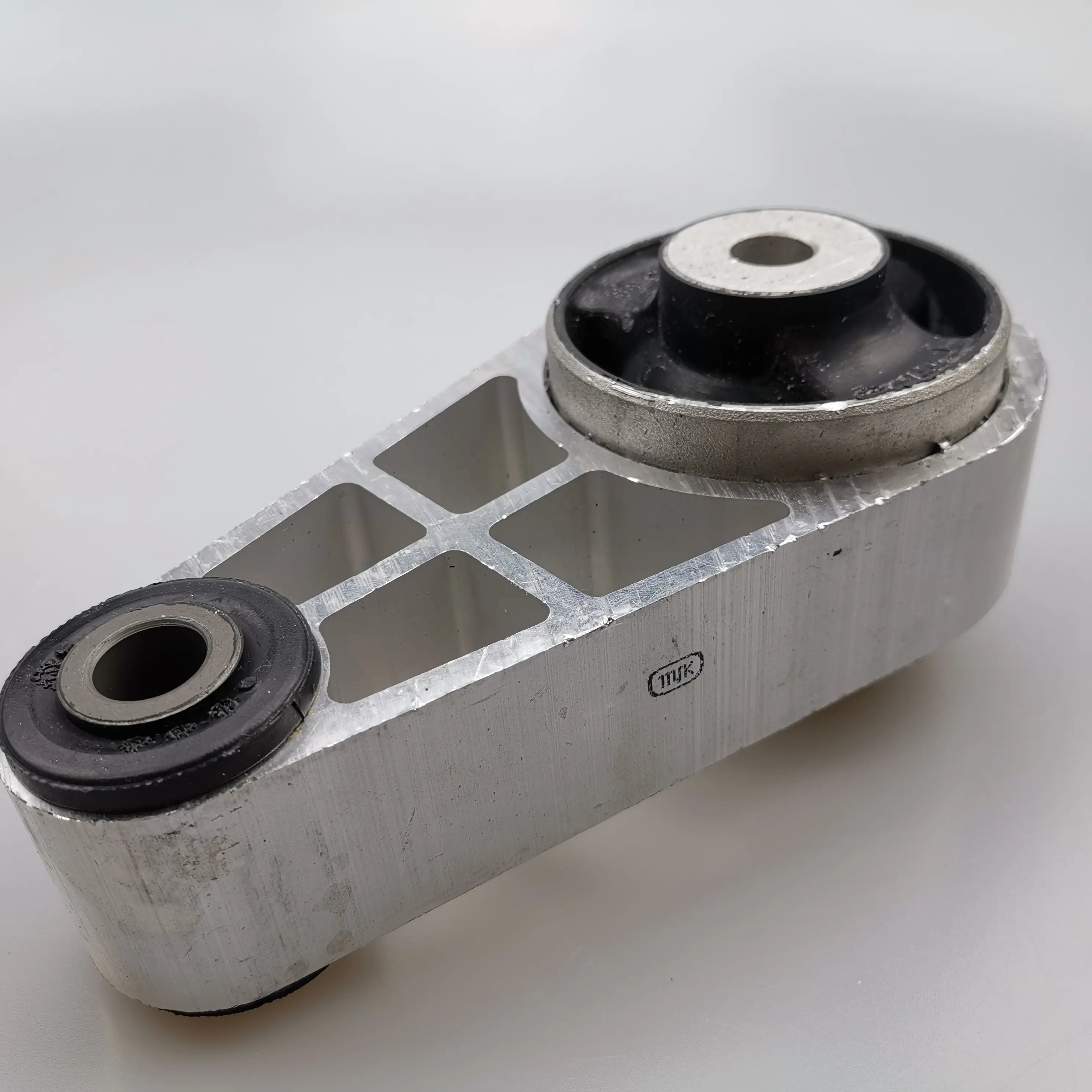MAXUS V80 C00002354 Rear Engine Support